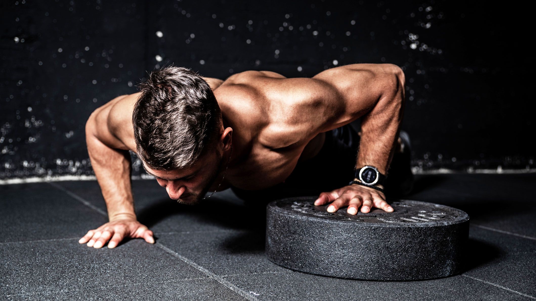 Scientists reveal how long you need to lift weights to build muscle ...