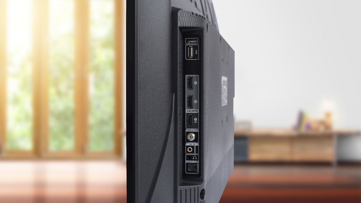 TCL 3 Series 32-inch Roku TV review: A small smart TV that’s cheap ...