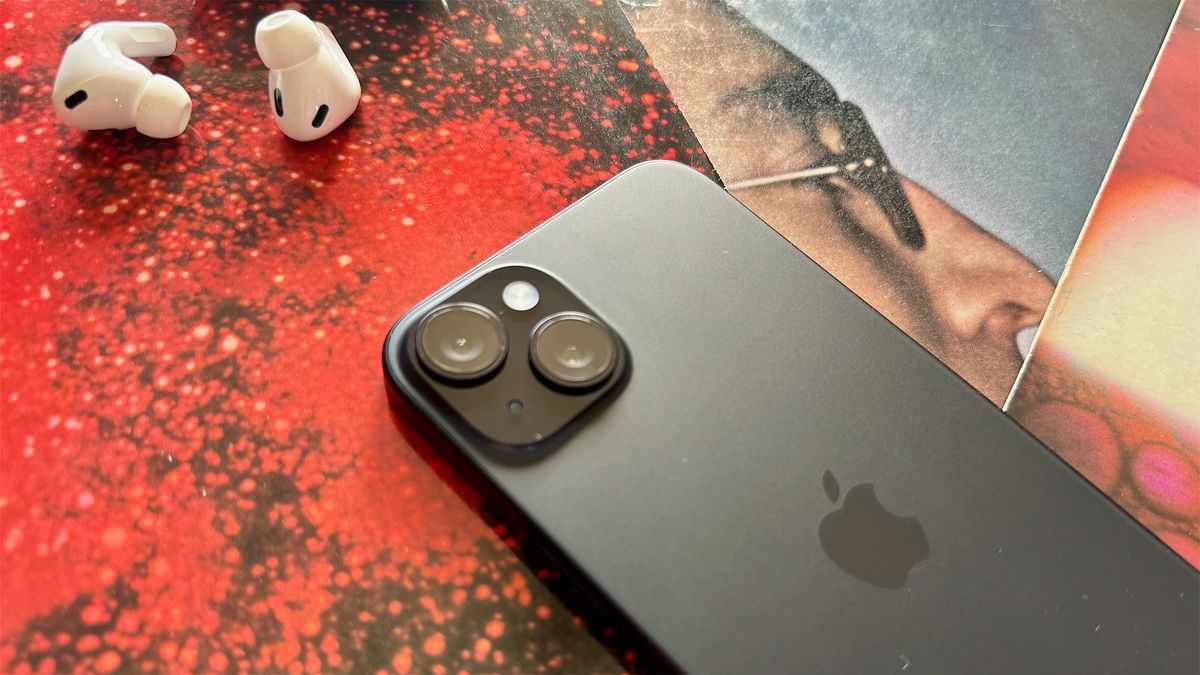 Apple iPhone 15 Plus review: a big-screened phone with a lot to love ...