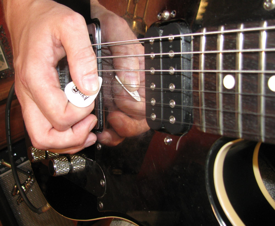 John 5 teaches you insane sweep picking, sliding finger taps, pinch ...