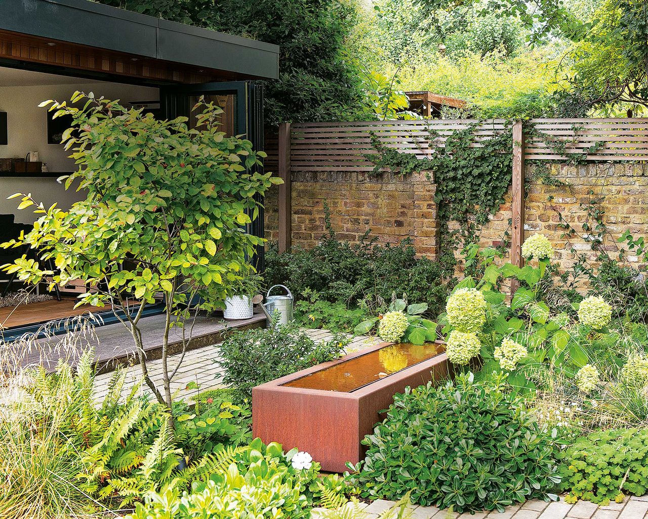 Small garden water feature ideas: 10 decorative designs for little ...