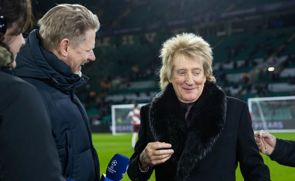 'I've had a few' Rod Stewart's pitchside interview on CBS with Peter ...