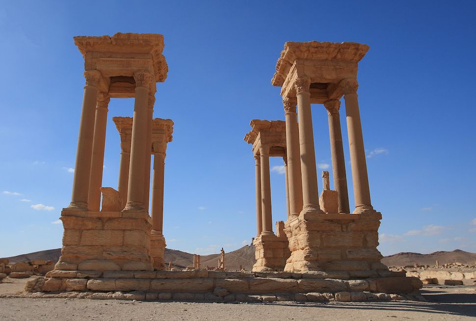 ISIS Damages Iconic Monuments in Ancient Syrian City, Reports Say ...