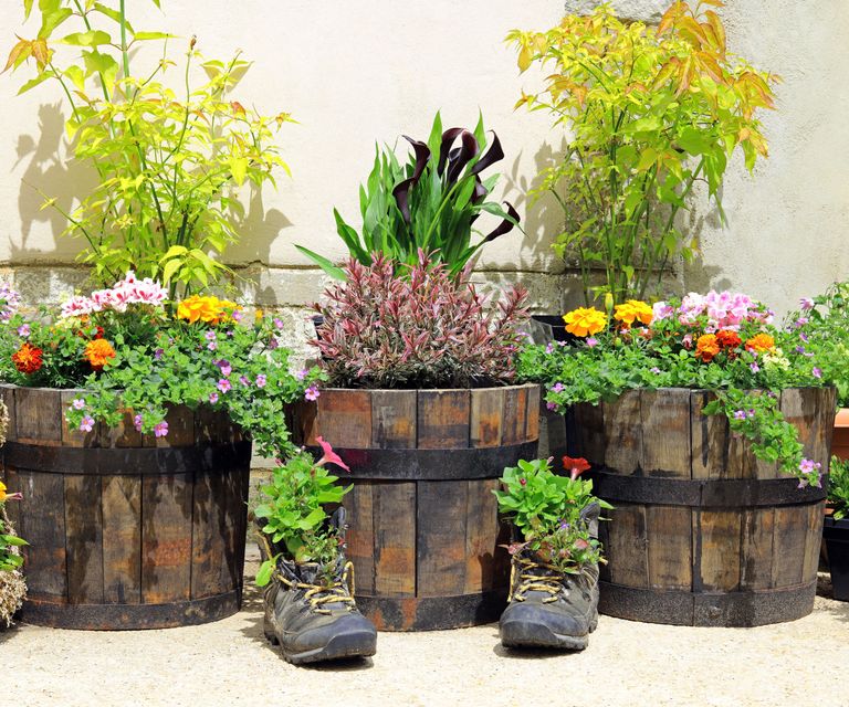 5 Easy Hacks For Big Garden Pots In Small Gardens | Gardening Know How