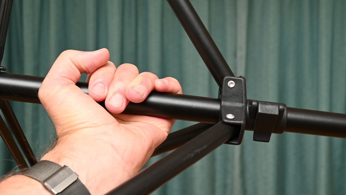 Elinchrom Lighting Stand review: a stand that keeps things simple ...