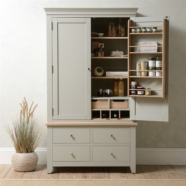 Pantry or larder: Which do you need? | Homebuilding