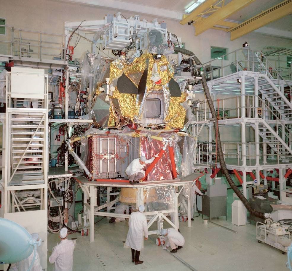 Committee waves off landing Apollo lunar module on new $1 coin | Space