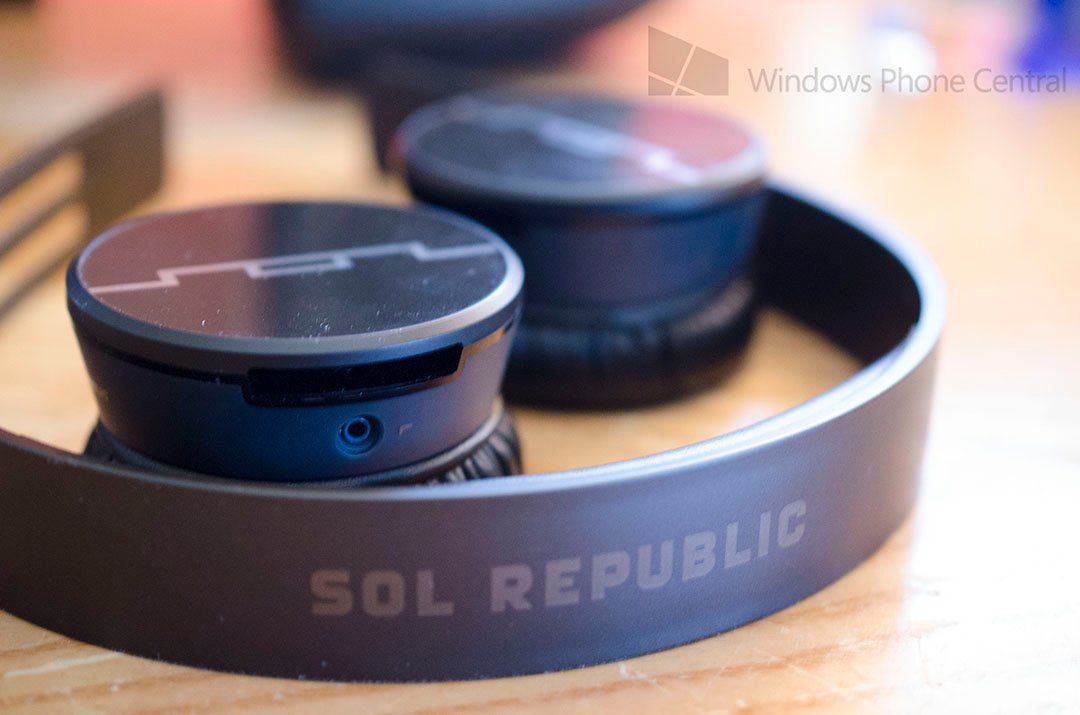 SOL REPUBLIC Tracks Air, Bluetooth headphones for the EDM lover ...