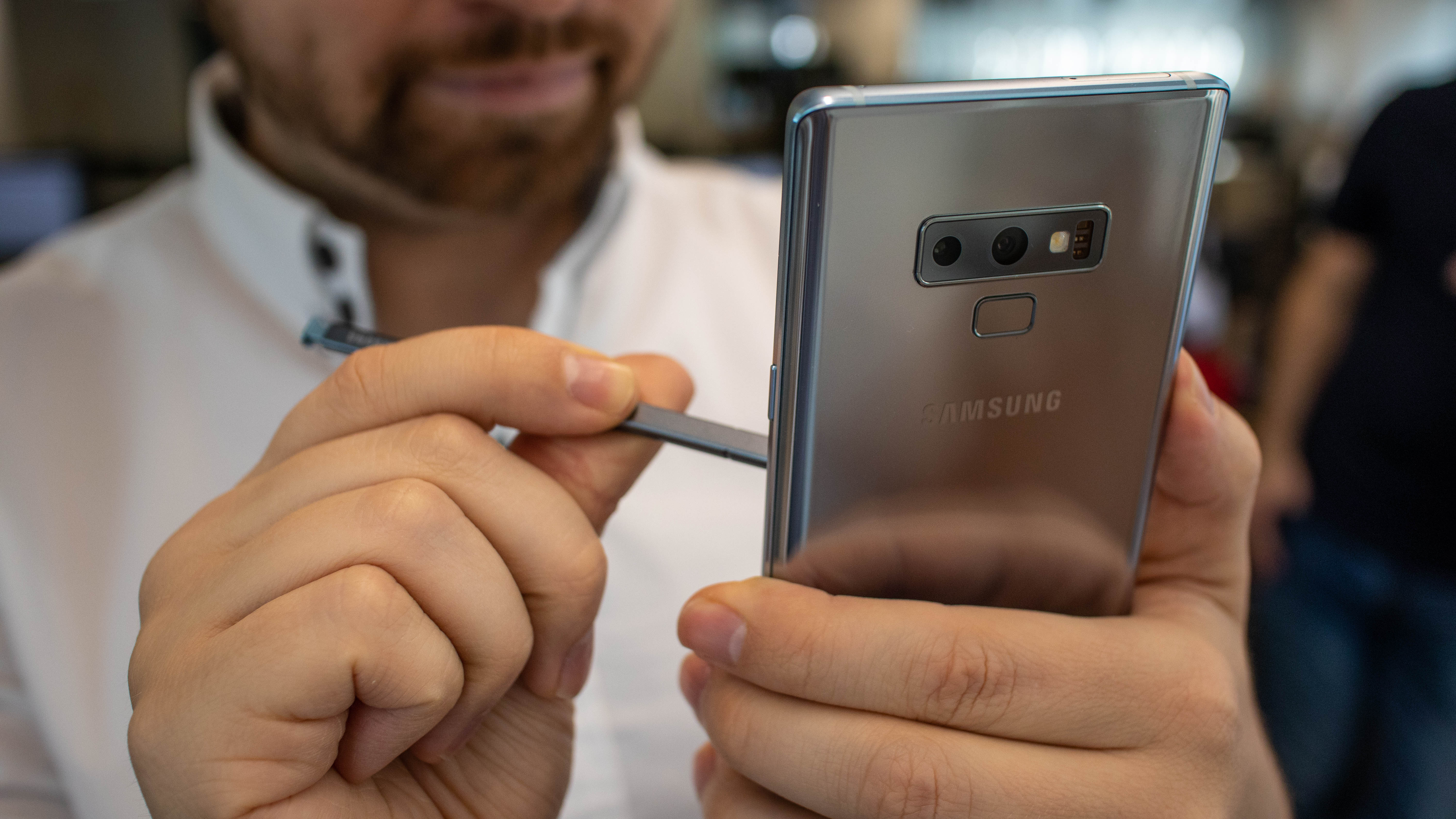 Here s The Silver Samsung Galaxy Note 9 In Ten Super polished Hands on