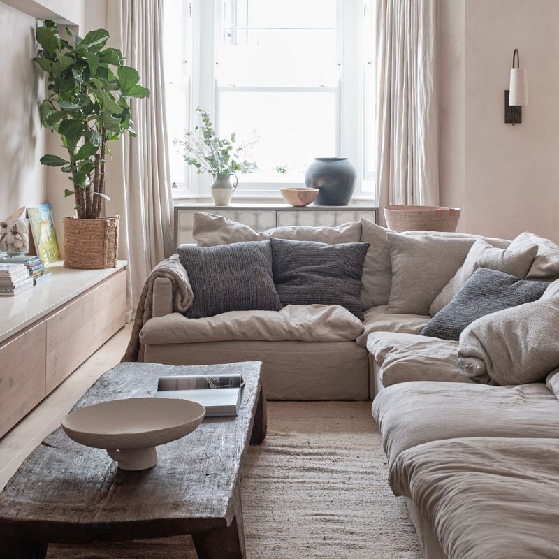 How much space to leave between a sofa and a coffee table | Ideal Home