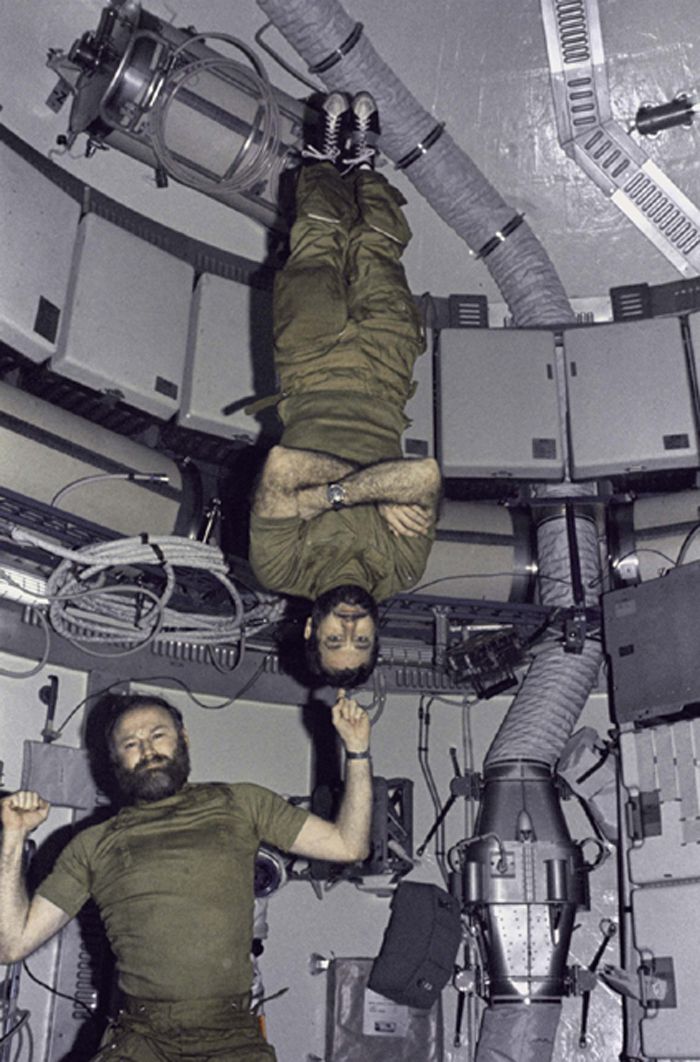 Space History Photo: Carr and Pogue in Skylab | Space