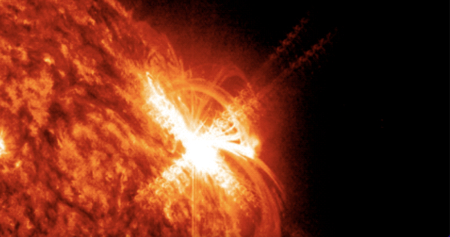 Sun unleashes powerful X2-class flare (video) | Space