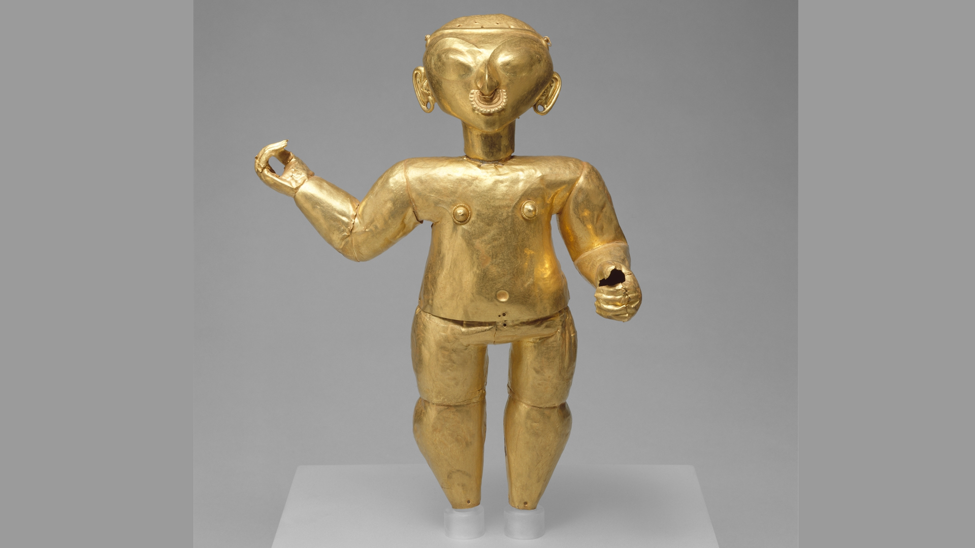 Tumaco-Tolita gold figurine: A 2,000-year-old statue with a 'fancy nose ...
