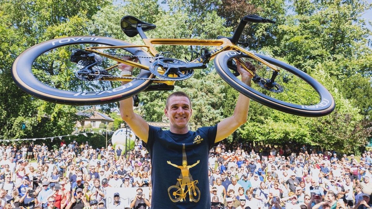 Remco Evenepoel's bike: A golden Tarmac SL8 for the double Olympic ...