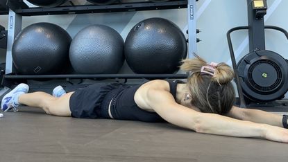 You only need your bodyweight and these six moves for a stronger upper ...