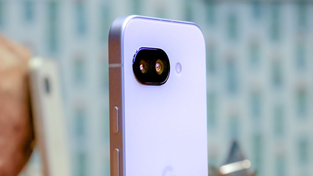 I’m not worried about the Pixel 9a’s selfie camera glitch — and neither ...