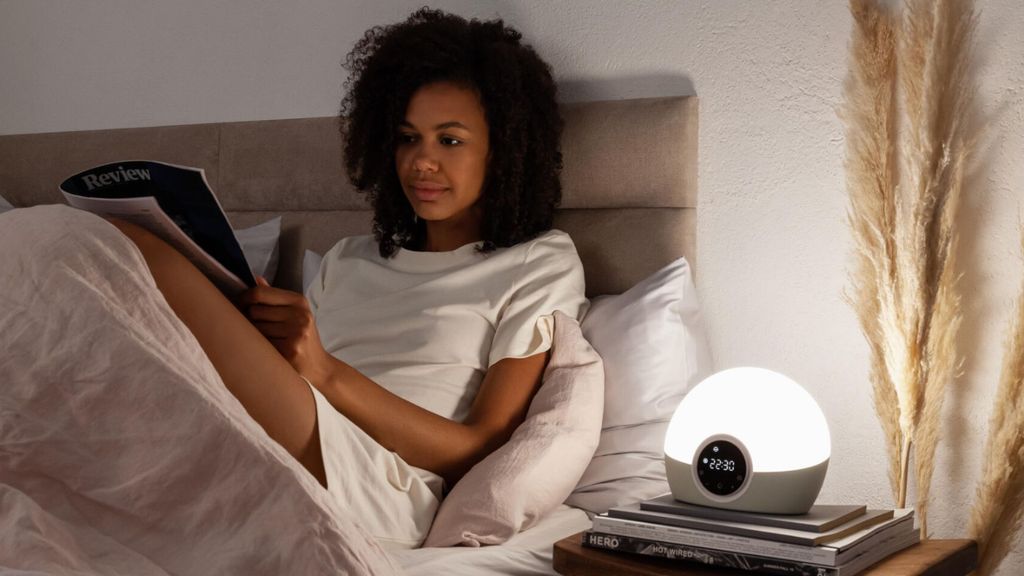 Are there any benefits to using a sunrise alarm clock in summer? | Tom ...