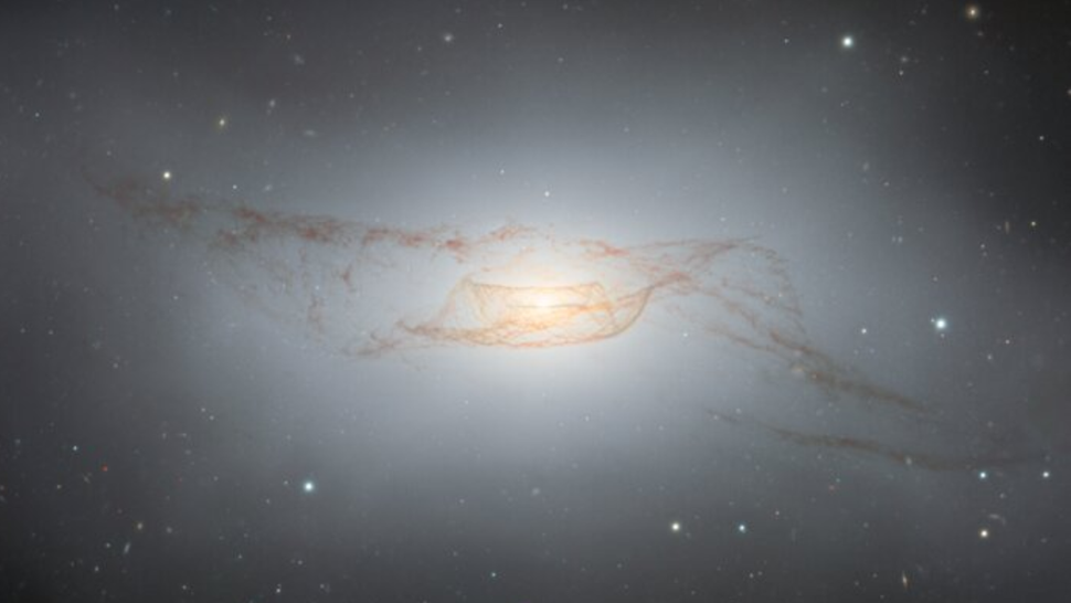 'Trainwreck' galaxy reflects the aftermath of a violent galactic ...