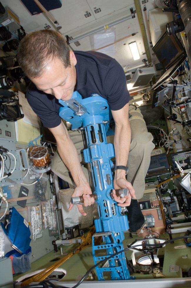 How do astronauts weigh themselves in space? | Space