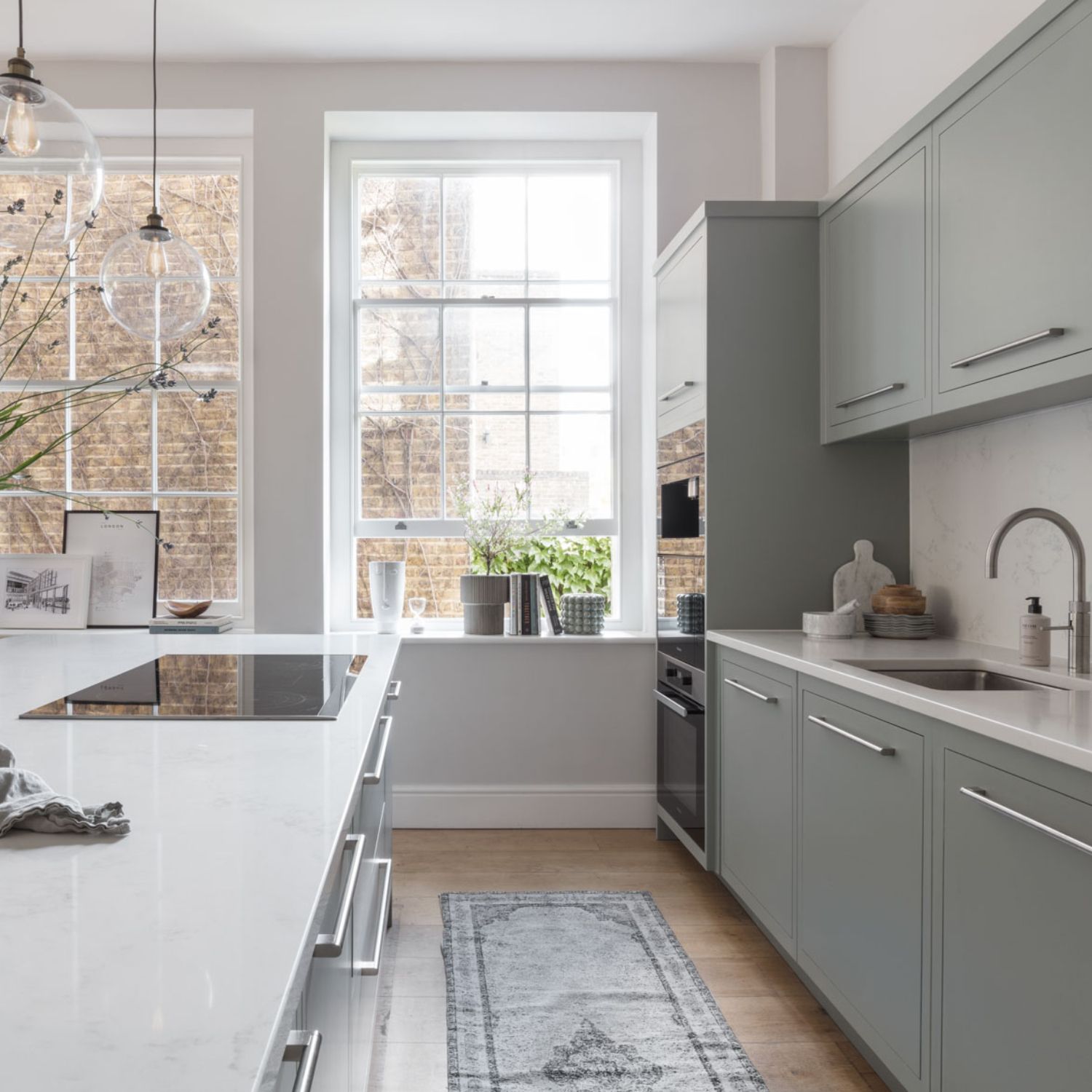 Should my kitchen island have a hob? the key things to consider | Ideal ...