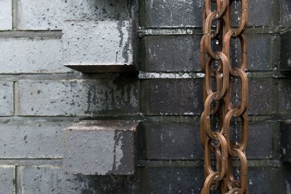 What is a rain chain? How to use this downpipe replacement for a more ...