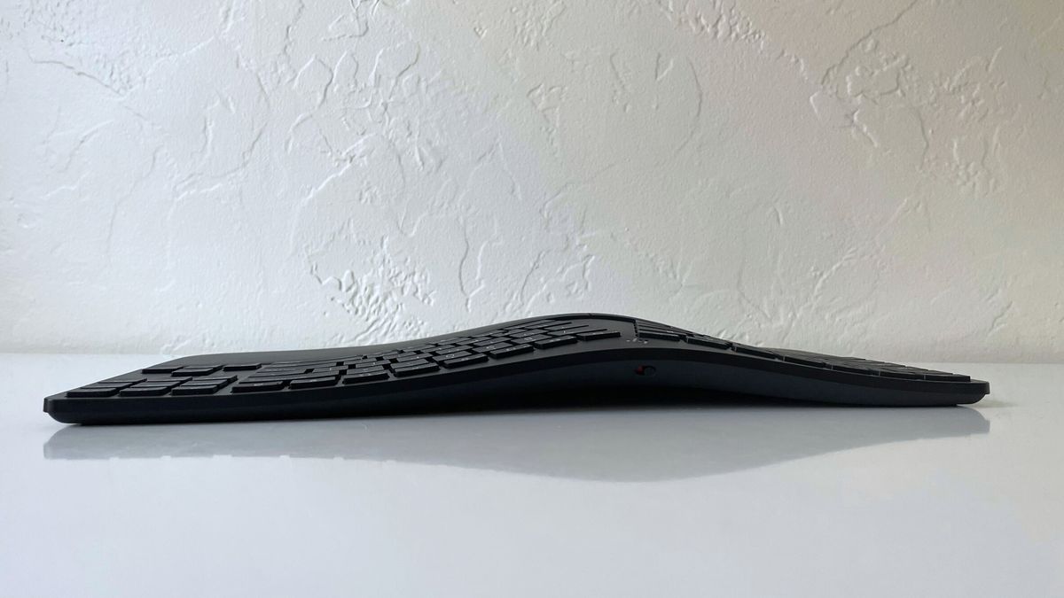 HP 960 Ergonomic Wireless Keyboard review: A curvy design with a ...