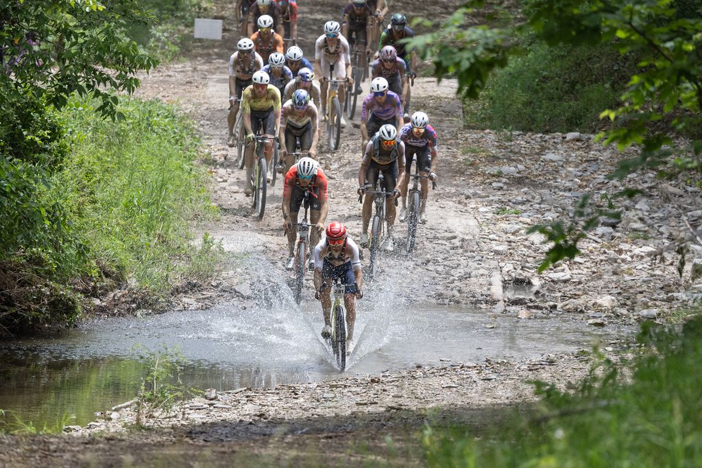 Lachlan Morton out-sprints Chad Haga to win Unbound Gravel 200 pro men ...