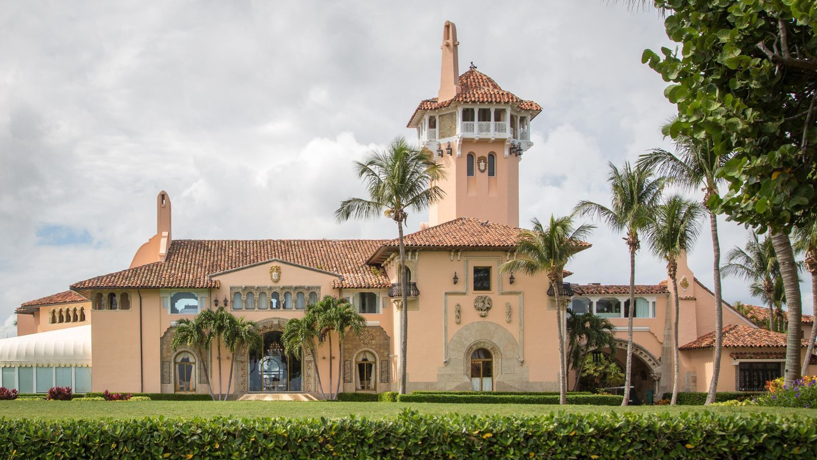 Inside Donald Trump’s luxurious Mar-a-Lago home | Homes and Gardens