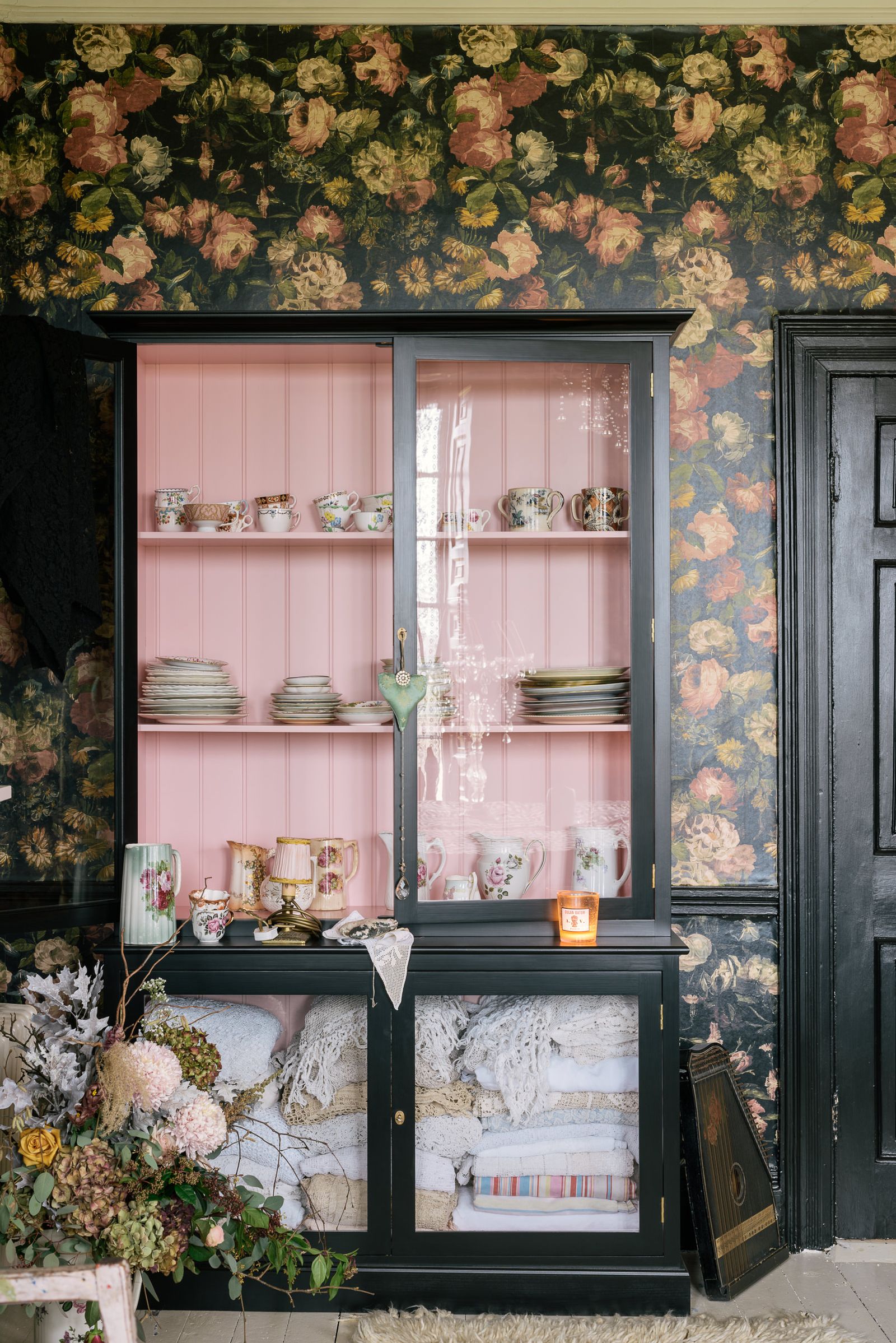 Colorful pantries are the new statement island | Homes and Gardens