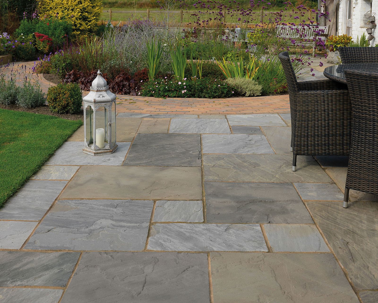 Flagstone walkway ideas: 11 ways to use stone pavers | Gardeningetc