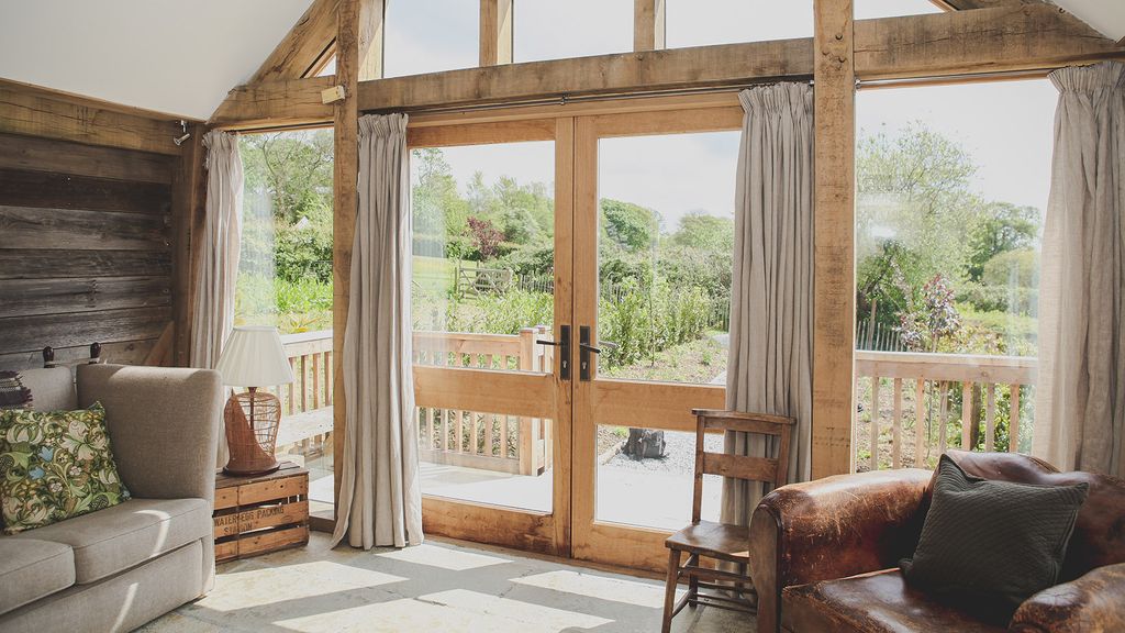 Summer House Interior Ideas to Create an Outdoor Retreat | Homebuilding