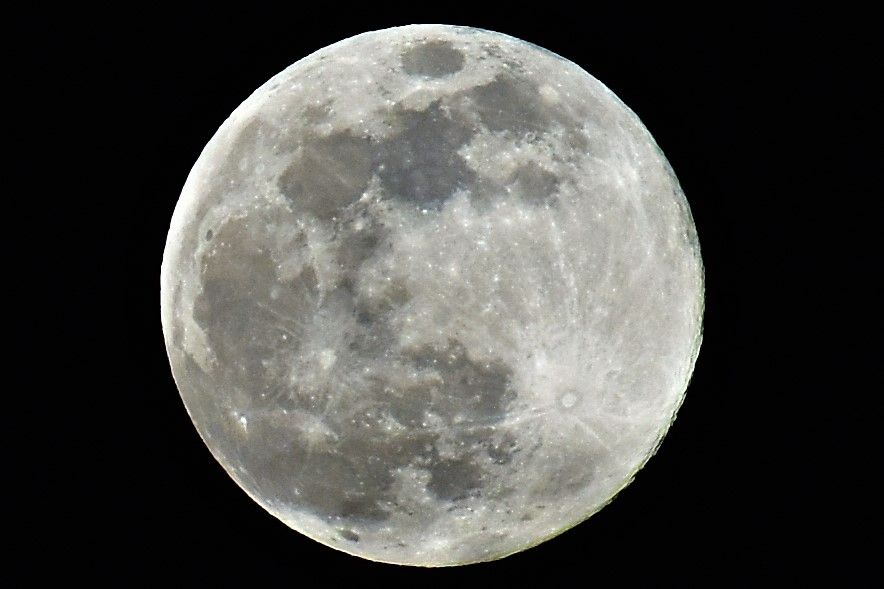 'Super Pink Moon,' the biggest & brightest of 2020, stuns skywatchers ...