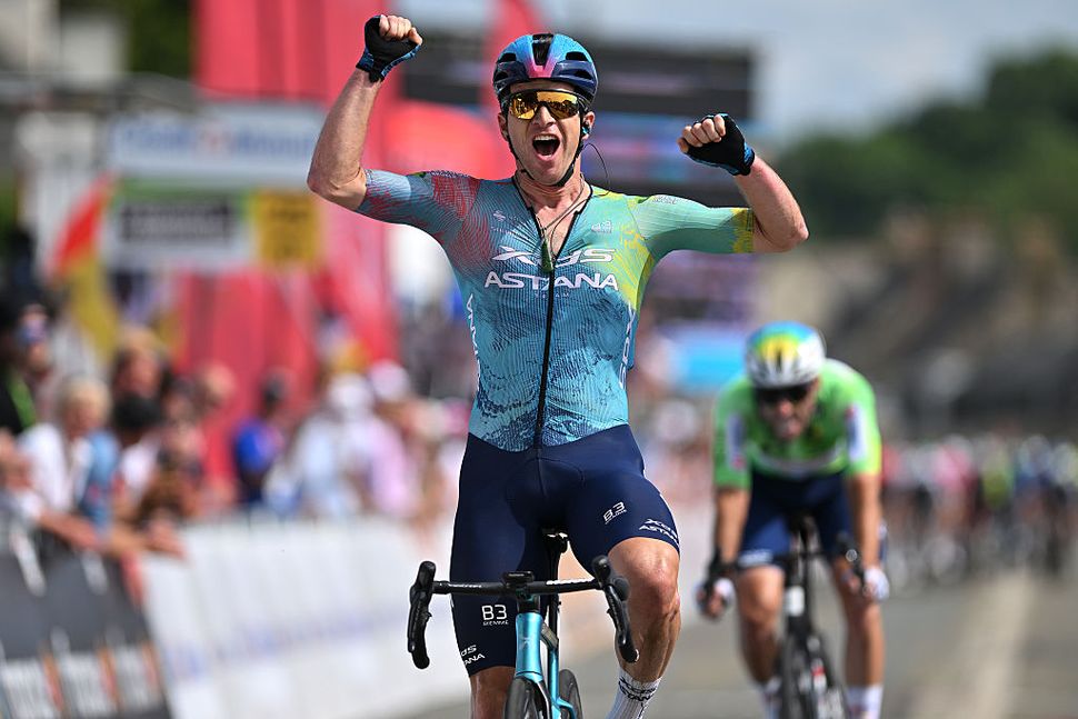 Boucles de la Mayenne: Aaron Gate outpowers Pierre Latour to clinch ...