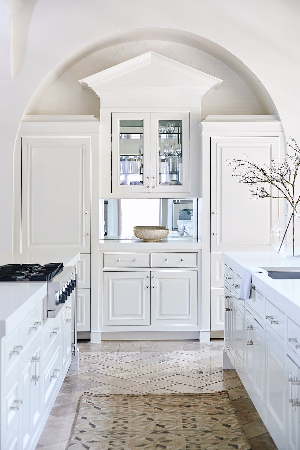Traditional white kitchen ideas: 20 timeless period spaces | Homes and ...