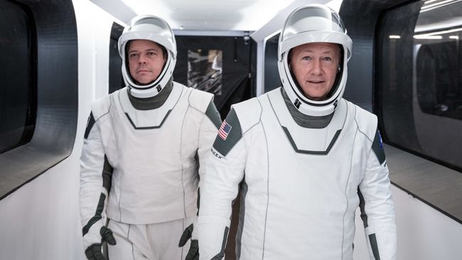 In photos: SpaceX's Crew Dragon Demo-2 mission to the International ...