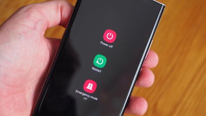 How to power-off your Samsung Galaxy S22 or S21 device | T3