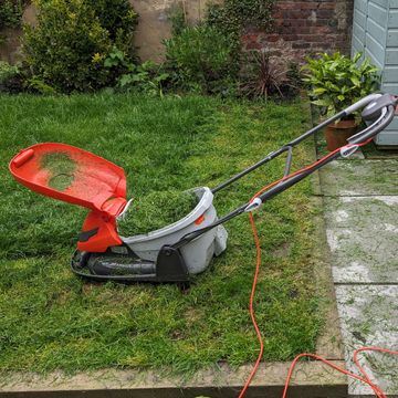 Flymo Easiglide 300v Electric Hover lawnmower review | Ideal Home