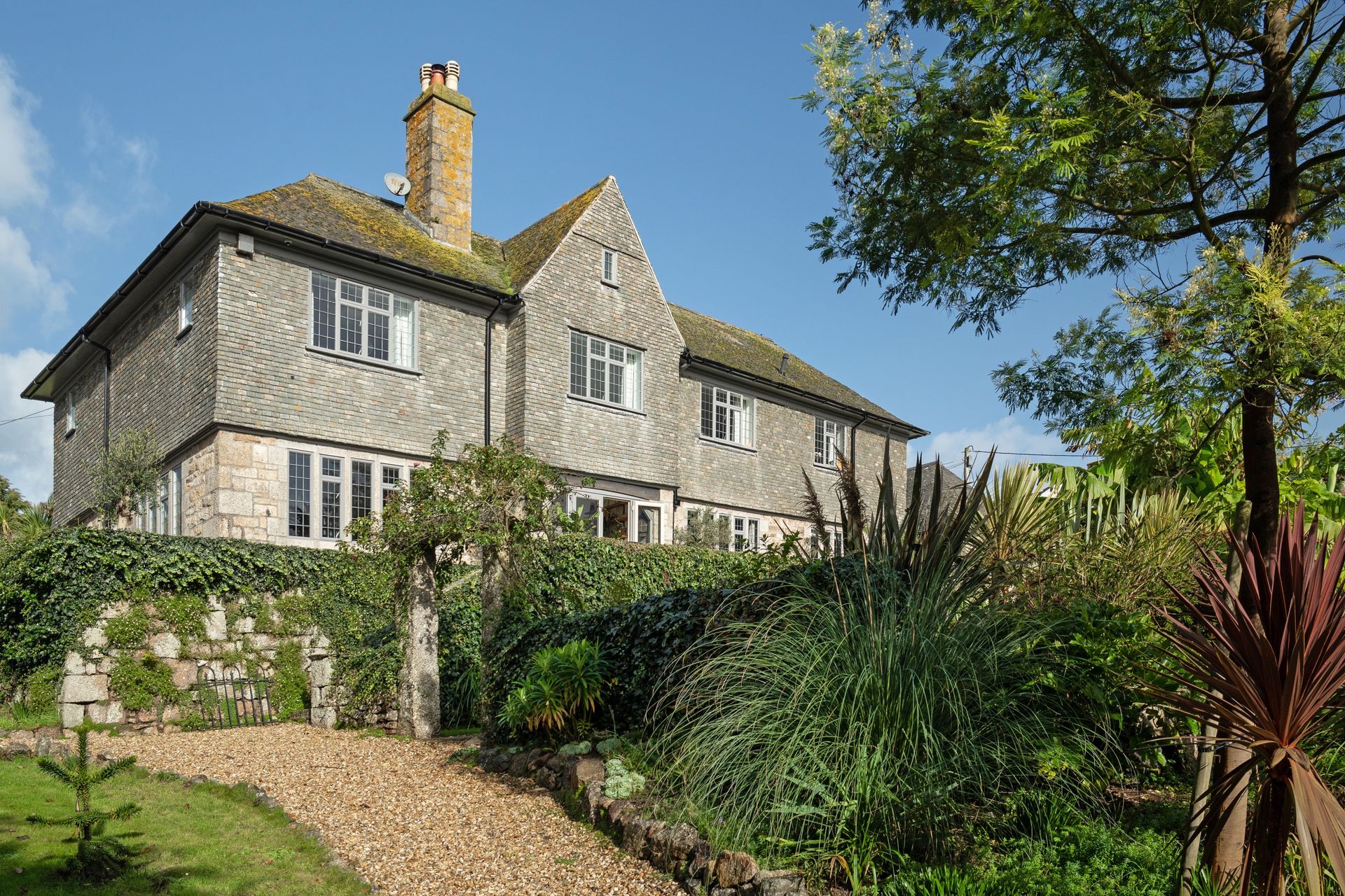 A glorious medieval hall in Norfolk with England's largest brick-built ...