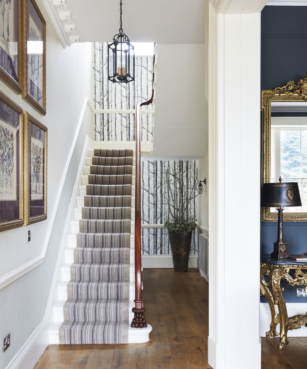 Hallway wallpaper ideas: 20 statement wallpapers for a hall | Homes and ...