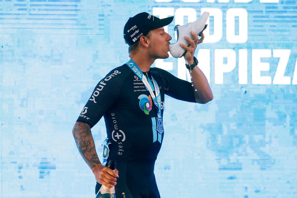 Welsford makes Tour de France debut with DSM, Bardet leads GC challenge ...