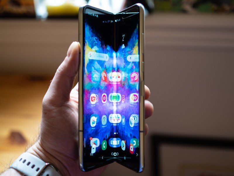 Samsung Galaxy Fold hands-on: The tablet that (almost) fits in your ...