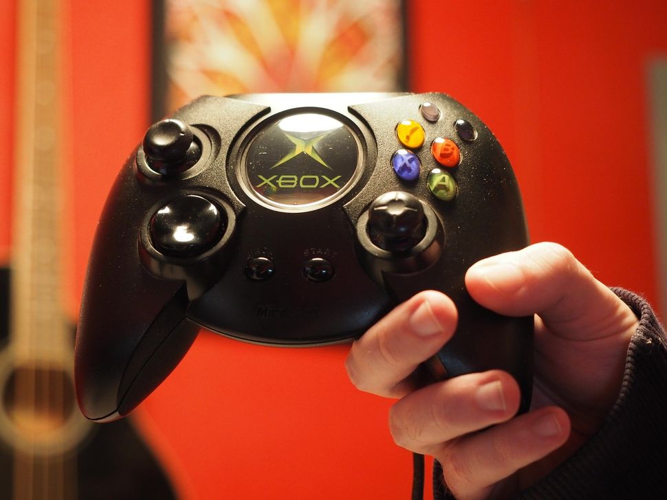 The return of the classic 'Duke' Xbox controller has been approved by ...