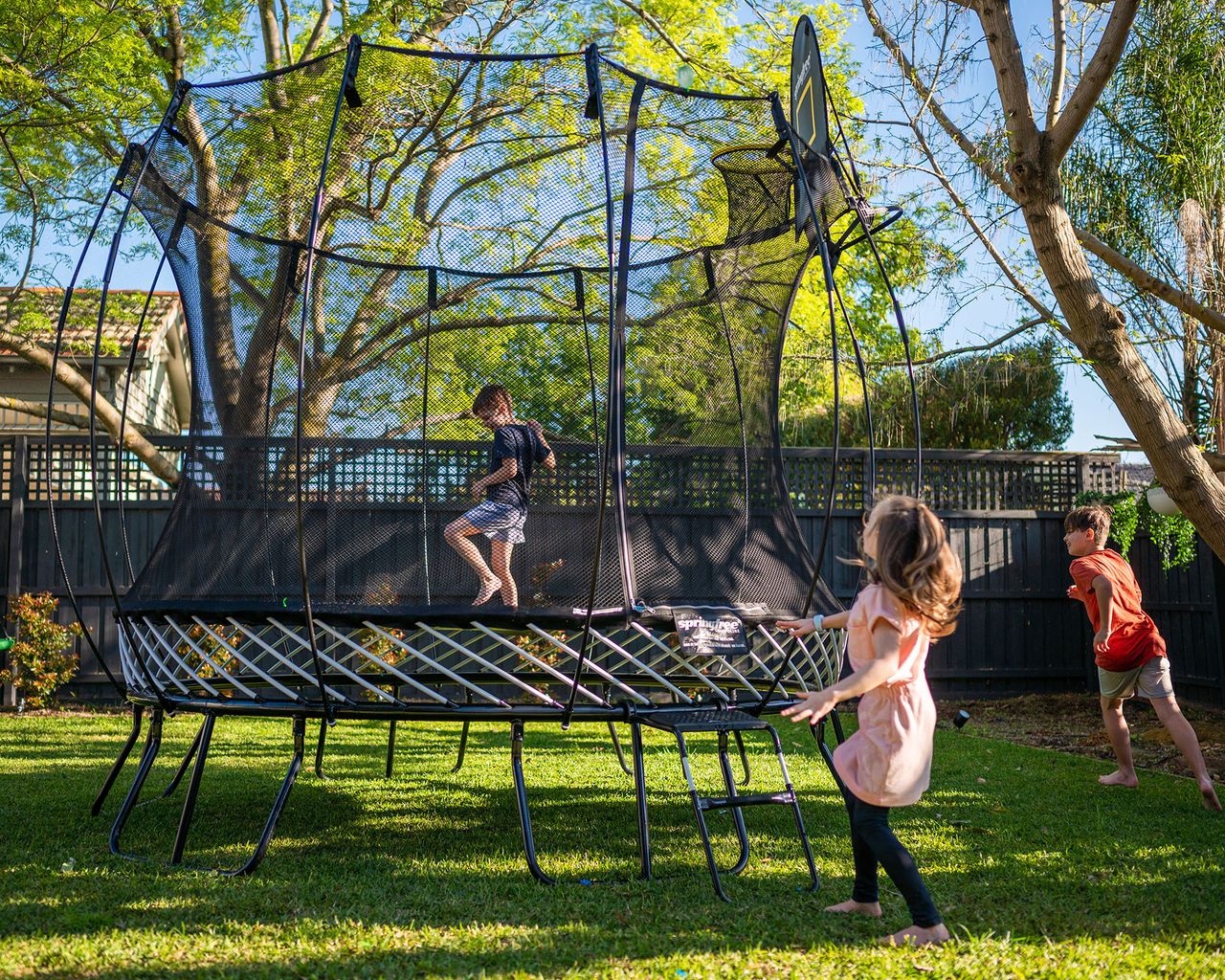 When to replace a trampoline: 5 key warning signs | Gardeningetc