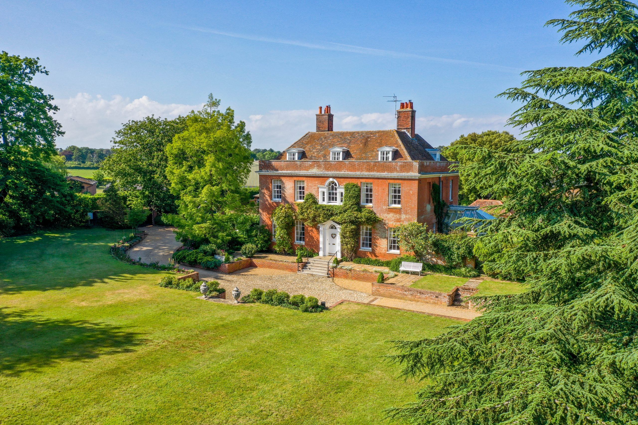 An exquisite Georgian house in the Suffolk countryside with a 32ft ...