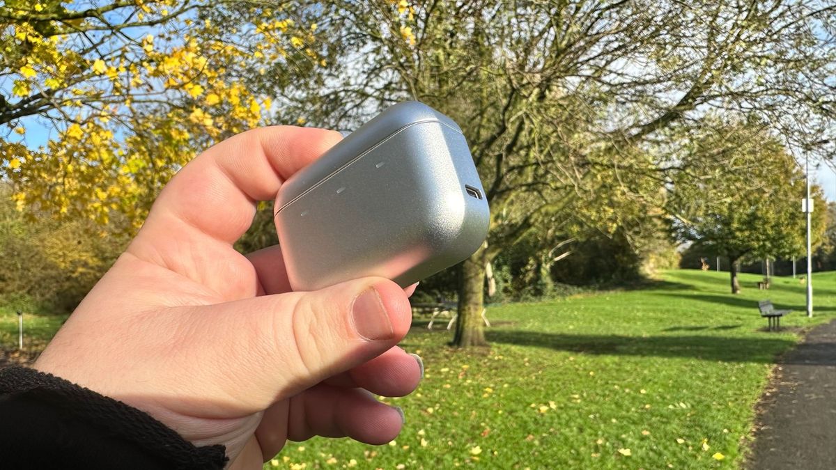 Master & Dynamic MW09 review: Premium earbuds that are worth every cent ...