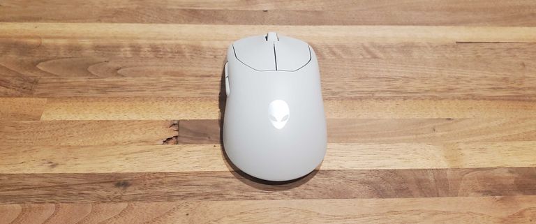 Alienware Pro Wireless gaming mouse review: a right-handed pro gamer's ...