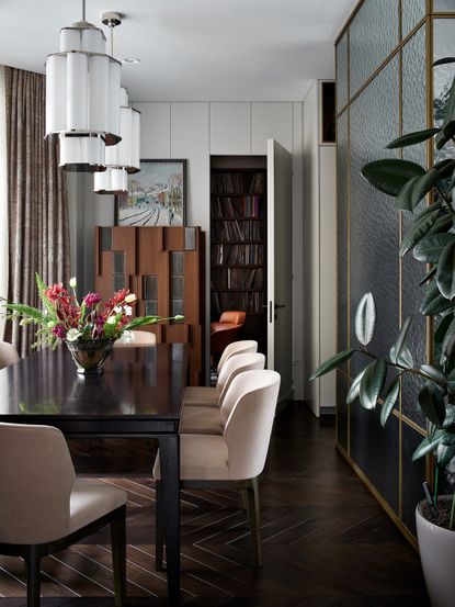 Round vs rectangle dining tables - which is better for family dinners ...