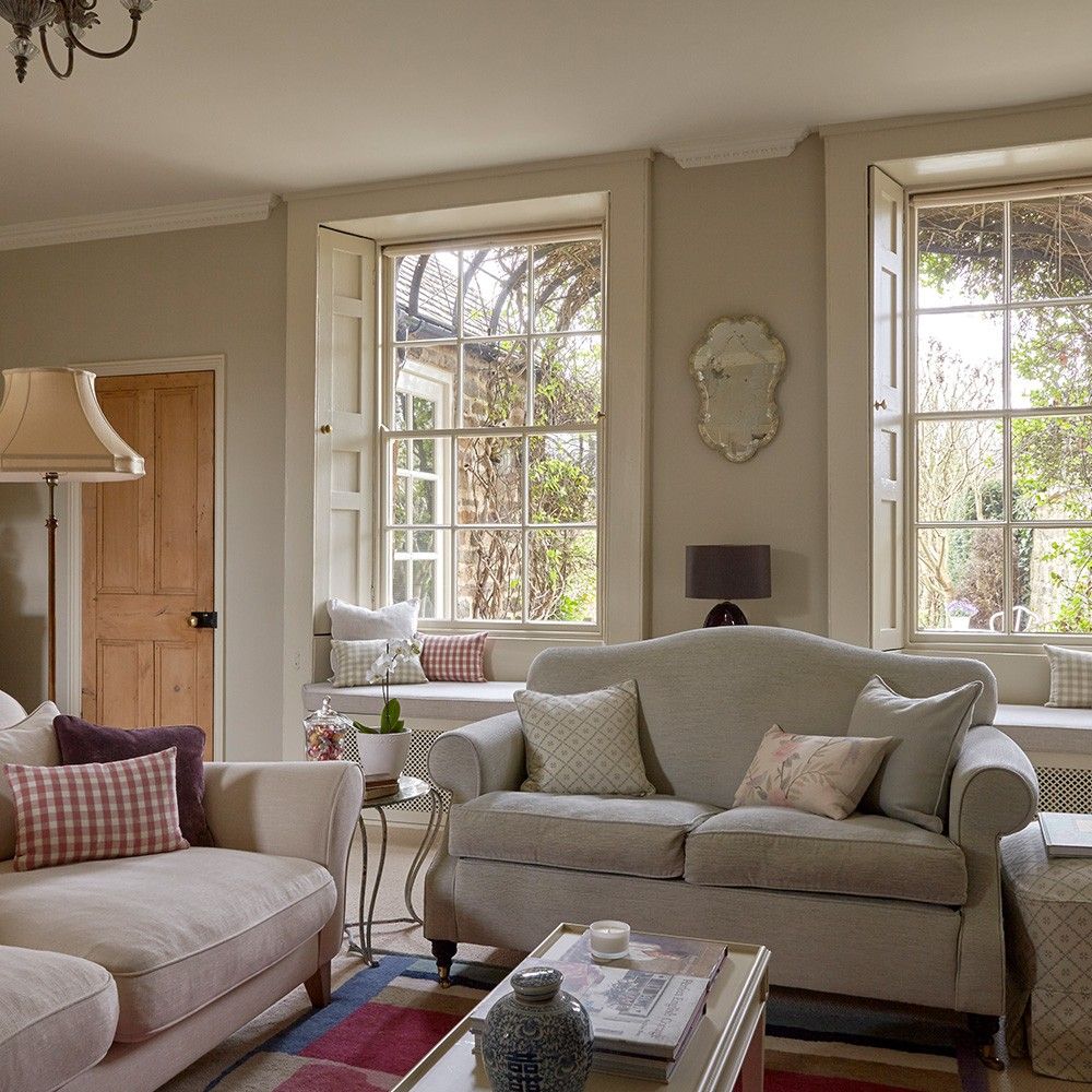 Downsizing can be tricky - but this striking home shows how great it ...