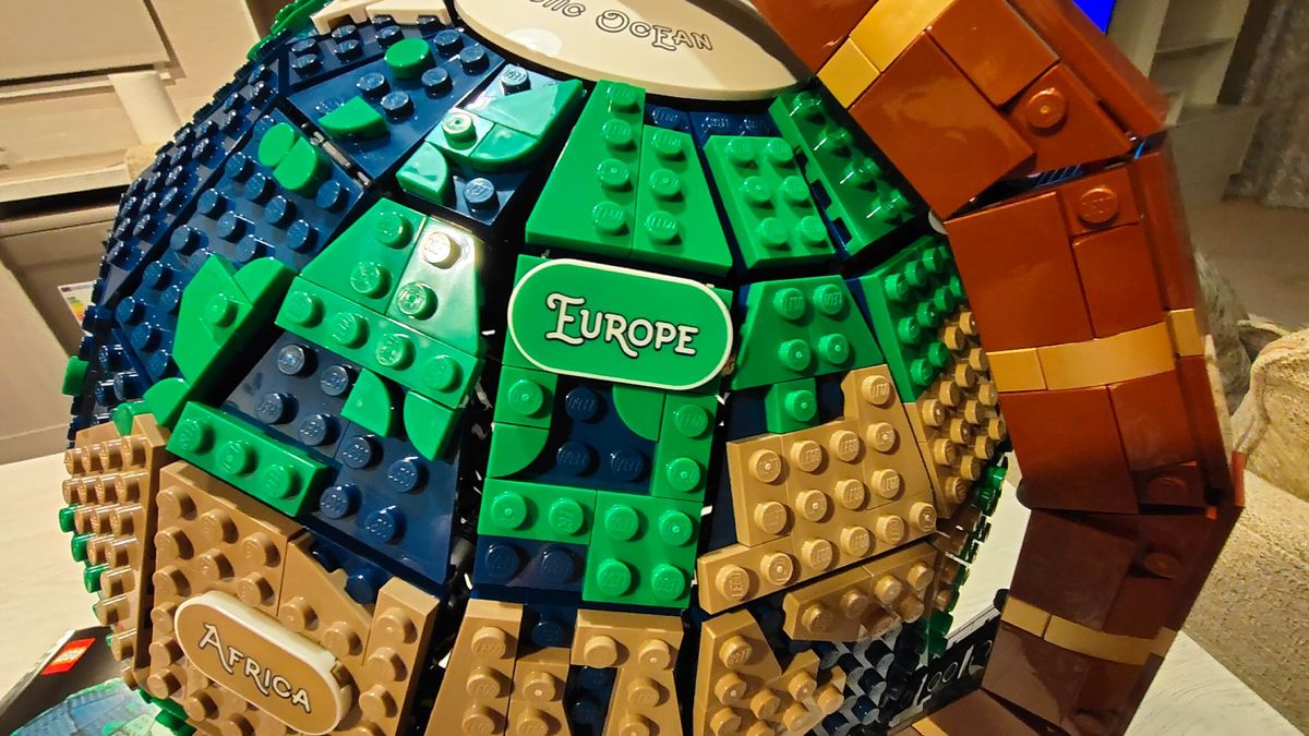 Lego Ideas The Globe review | Live Science