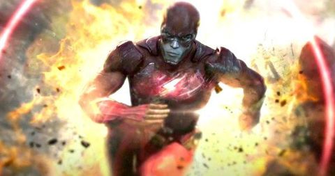 How Bruce Wayne Meets The Flash In The Justice League Movie | Cinemablend